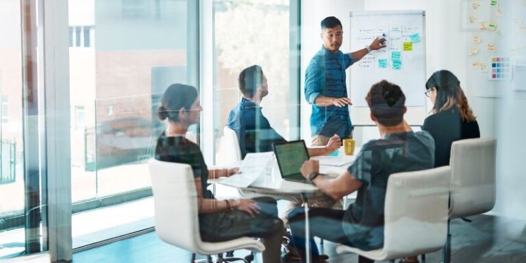 13 Proven Strategies for Delivering Consistent Customer Service