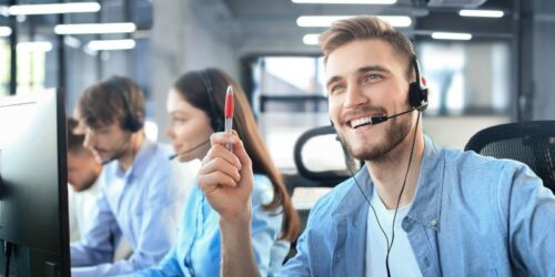 13 Proven Strategies for Delivering Consistent Customer Service